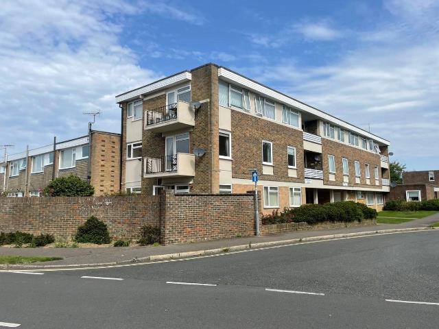 Arundel Garden, Rustington, Littlehampton, West Sussex BN16, 2 bed flat to rent, £1,300 pcm | PrimeLocation