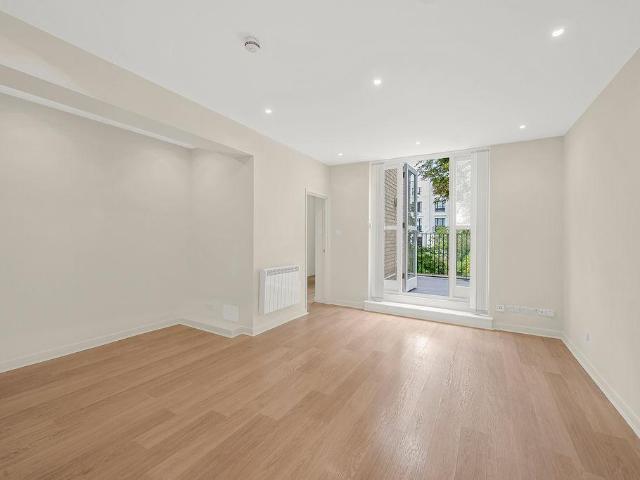 Arundel Gardens, London W11 2 bed flat to rent £5,000 pcm £1,154 pw