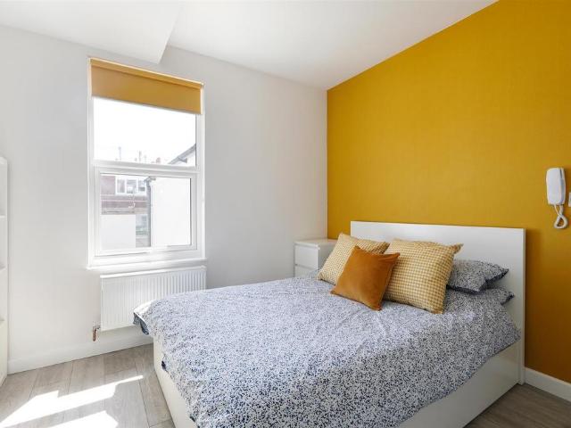 Arundel Road, Brighton 7 bed terraced house to rent £3,500 pcm £808 pw