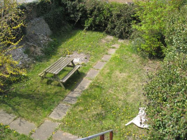 Arundel Road, Littlehampton BN17, 2 bed flat to rent, £1,200 pcm | PrimeLocation