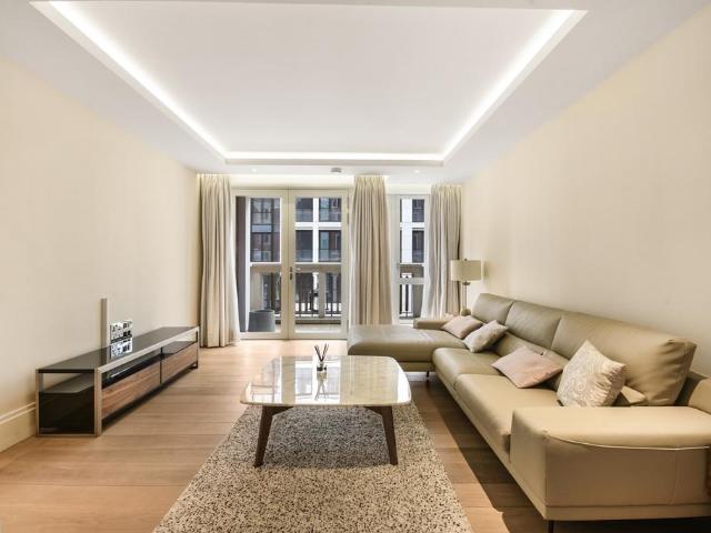 Arundel Street London WC2R 2 bed apartment to rent £7,367 pcm £1,700 pw