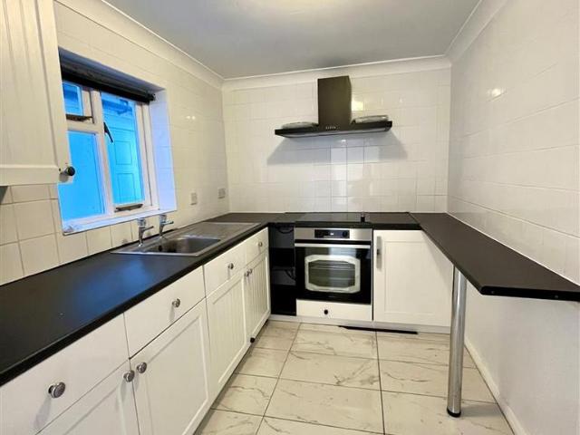 Arundel Terrace, Brighton 1 bed flat to rent £1,000 pcm £231 pw