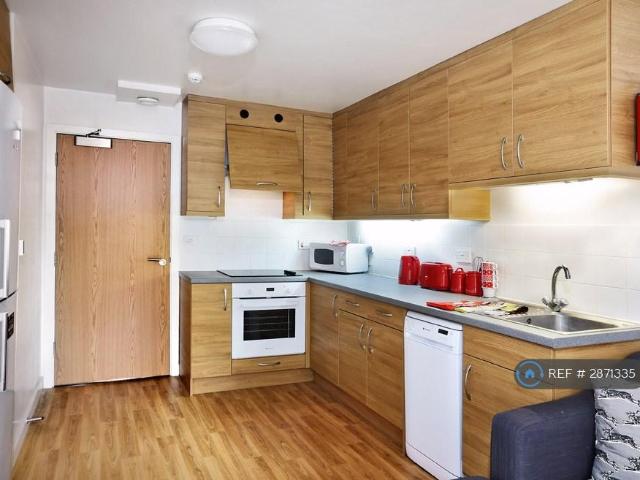 Arwen Lodge, Winchester, SO22 3 bed flat to rent £1,820 pcm £420 pw