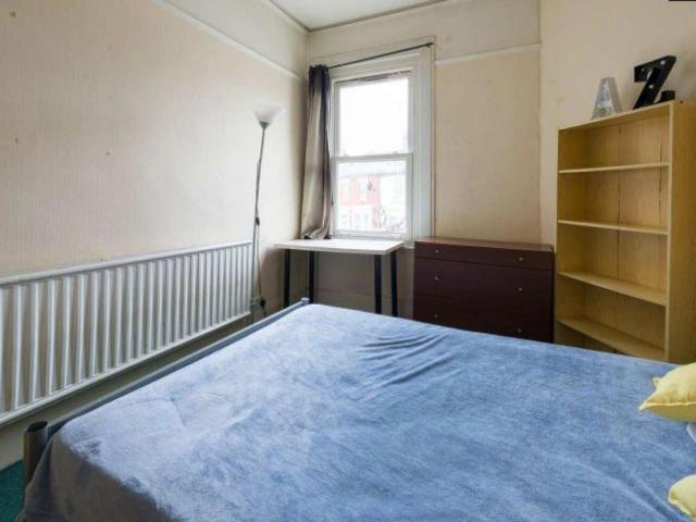 Awesome double bedroom near Turnpike Lane tube station Has a Room