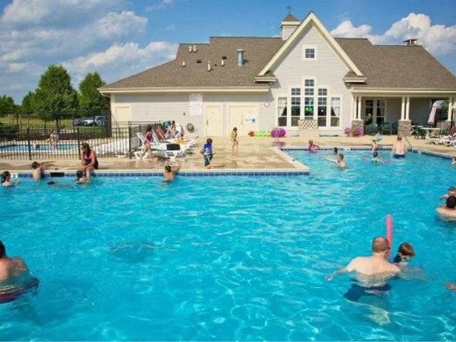 AWESOME HOME IN CLUBHOUSE COMMUNITY