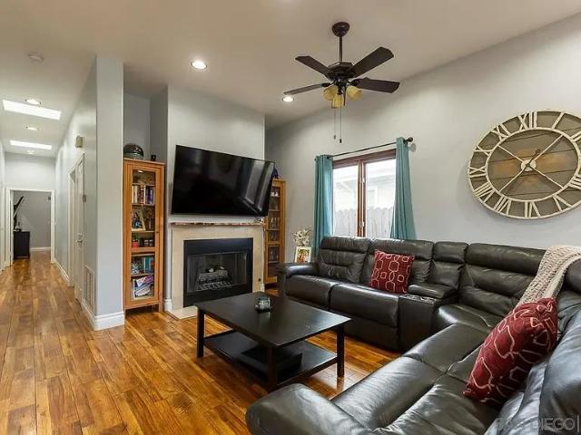 Awesome Room Available in North Park!