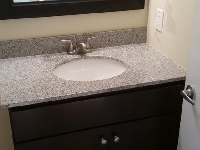 Awesome 2 Bedroom Apartment FOR RENT!