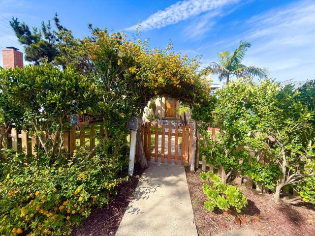 AWESOME 3 BEDROOM 2 BATH BEACH HOUSE