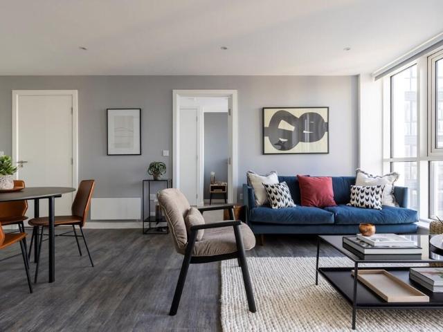 at The Copper House, 21, Strand. 1 bed flat to rent £1,230 pcm £284 pw