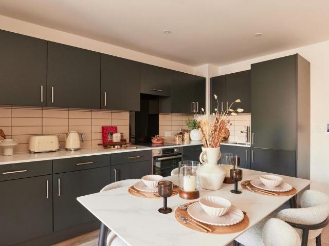 at The Castings, Heyrod Street. 2 bed apartment to rent £1,535 pcm £354 pw