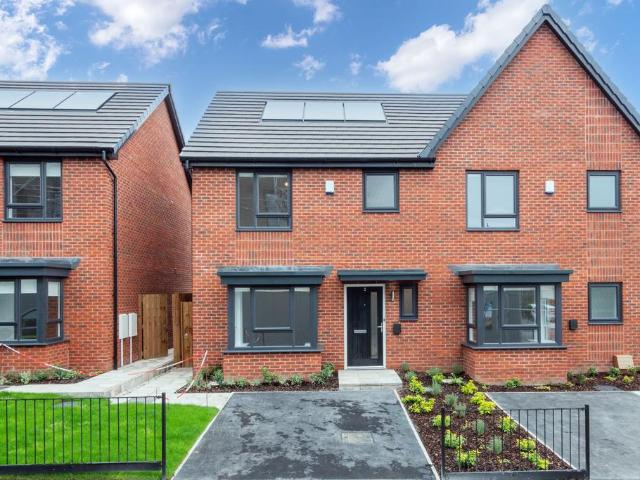 at The Gateway, 6 STONE YARD CLOSE M12 3 bed house to rent £1,645 pcm £380 pw