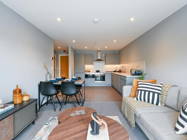 at The Ironworks, The Ironworks. 2 bed apartment to rent £1,195 pcm £276 pw