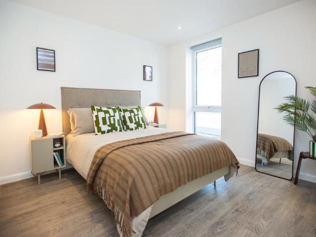 at The Parklands, The Parklands. 1 bed apartment to rent £1,775 pcm £410 pw