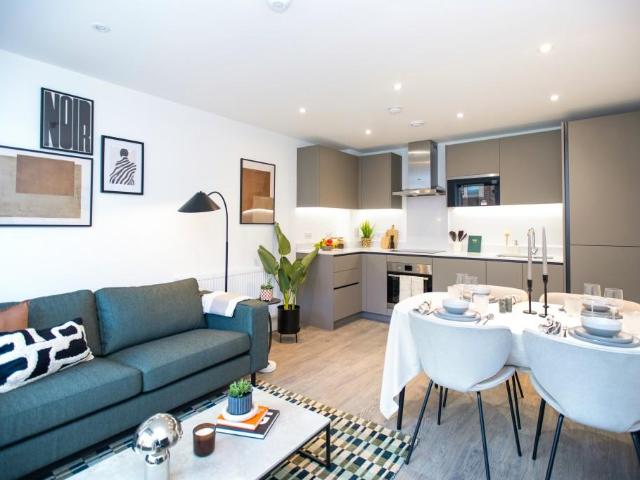 at The Parklands, The Parklands. 1 bed apartment to rent £1,840 pcm £425 pw