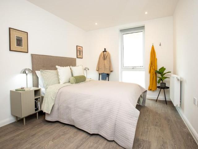 at The Parklands, The Parklands. 2 bed apartment to rent £2,230 pcm £515 pw