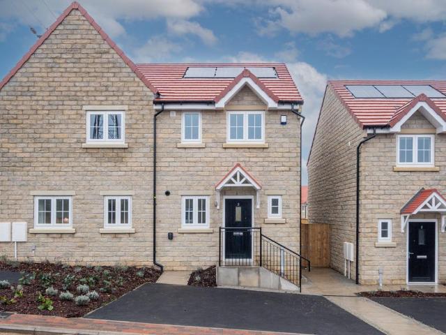 at Trinity View, 40 Ford Green Drive BD6 3 bed house to rent £1,185 pcm £273 pw