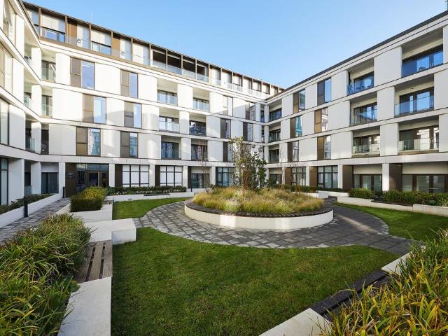 at Walton Court, Station Avenue KT12 2 bed apartment to rent £2,307 pcm £532 pw