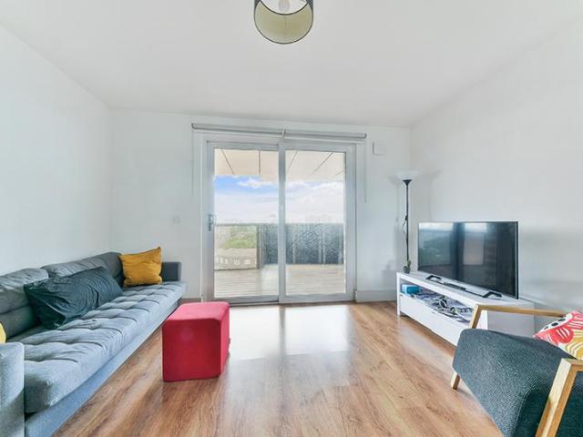 at Abbeville Apartments, Apartment. 1 bed apartment to rent £1,695 pcm £391 pw