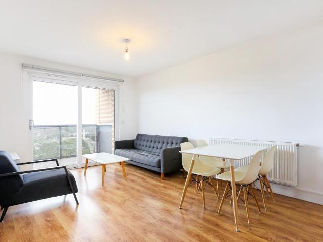 at Abbeville Apartments, Apartment. 2 bed apartment to rent £1,970 pcm £455 pw