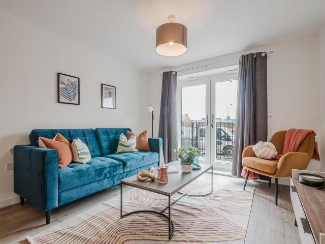 at Albion Place, Apartment 7, 59. 1 bed apartment to rent £1,000 pcm £231 pw