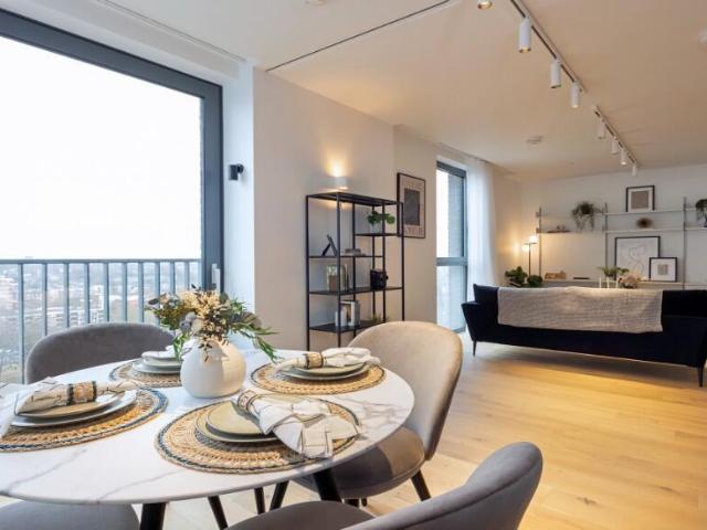 at Author King's Cross, Author 180a. 2 bed flat to rent £4,750 pcm £1,096 pw