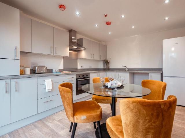 at Bridgewater Village, Flat 10, 59. 2 bed apartment to rent £1,225 pcm £283 pw