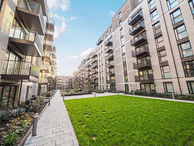 at Bruce House, 57 Riley House, 6. 3 bed apartment to rent £3,980 pcm £918 pw
