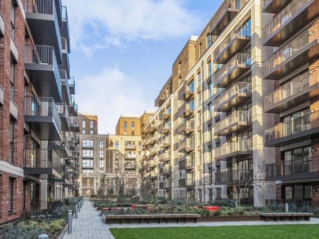 at Bruce House, 30 Riley House, 6. 3 bed apartment to rent £3,700 pcm £854 pw