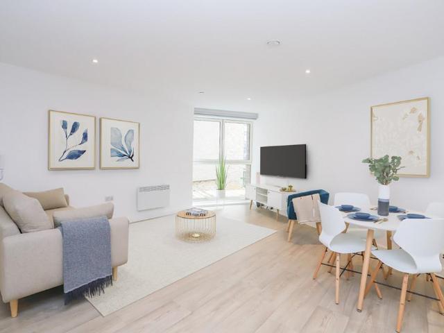 at Clippers Quay, Apartment 708. 1 bed apartment to rent £1,215 pcm £280 pw