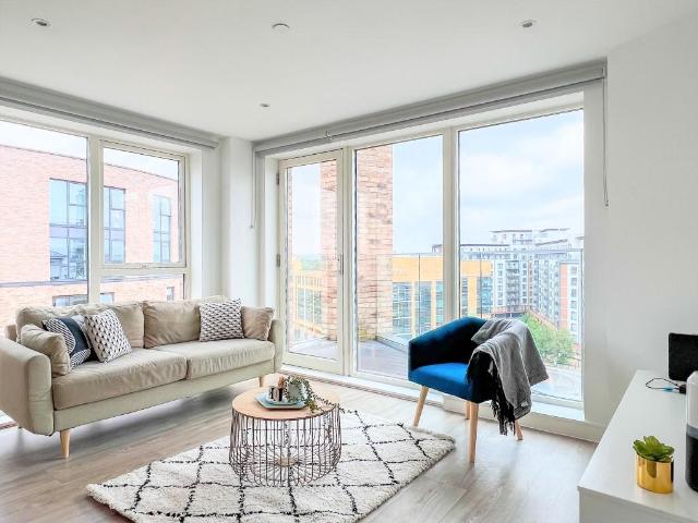at Clippers Quay, Apartment 317. 3 bed apartment to rent £1,970 pcm £455 pw