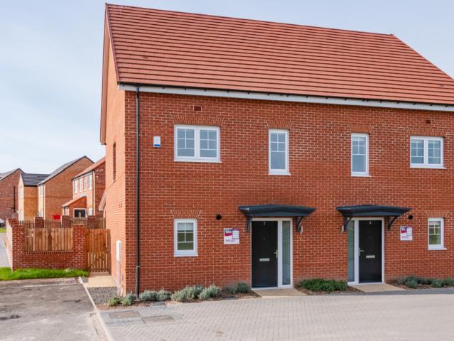 at Cygnet Park, 7 Oak Close. 3 bed house to rent £1,425 pcm £329 pw
