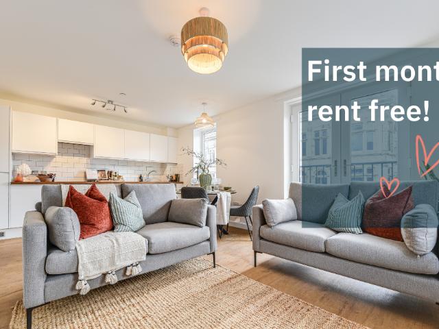 at Deansgate Gardens, Central Street BL1 2 bed apartment to rent £1,195 pcm £276 pw