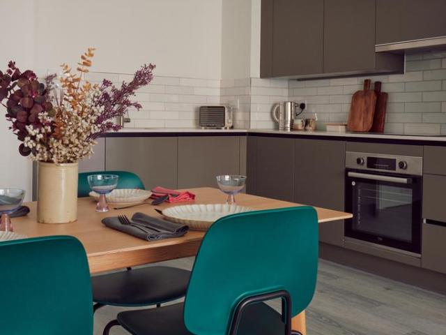 at Ebb & Flow, 3 Friars Walk. 2 bed apartment to rent £1,925 pcm £444 pw