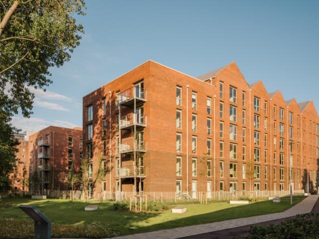 at Edinburgh, Bonnington Road Lane EH6 3 bed townhouse to rent £2,750 pcm £635 pw