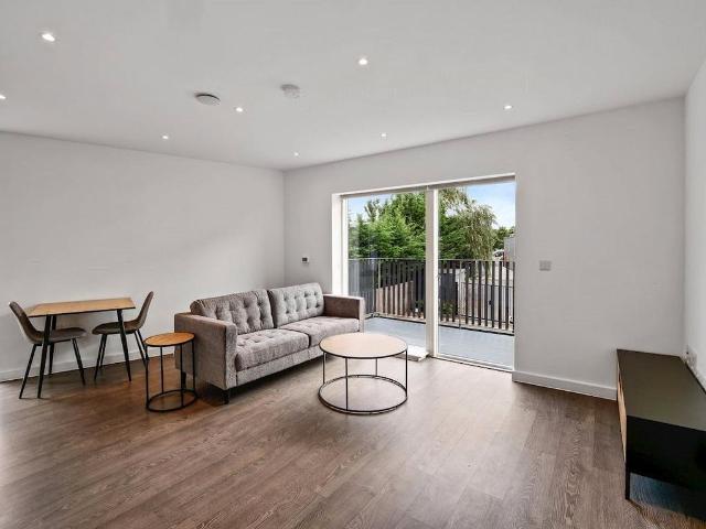 at Folio London, Flat 14, 469. 1 bed apartment to rent £1,525 pcm £352 pw