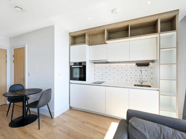 at GCP London, Flat 151, Aviator. Studio to rent £1,050 pcm £242 pw