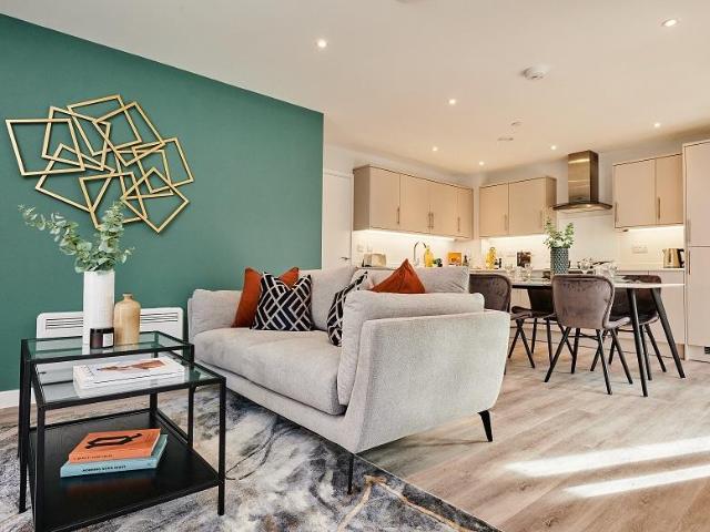 at Gatehouse Apartments, FLAT 65. 2 bed apartment to rent £1,560 pcm £360 pw