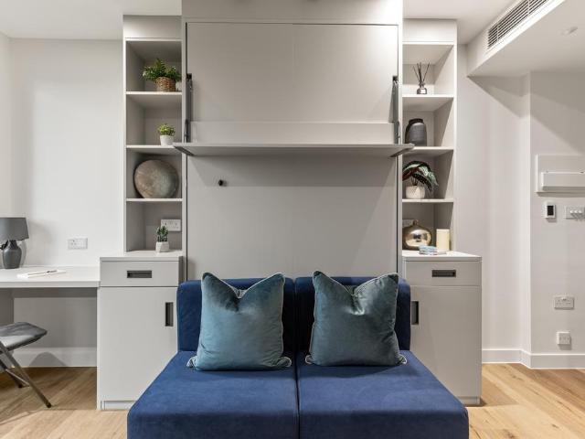 at Hanger Lane, 70 Hanger Lane W5 Studio to rent £1,600 pcm £369 pw