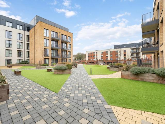 at Howard Court, Howard Court. 1 bed apartment to rent £1,420 pcm £328 pw