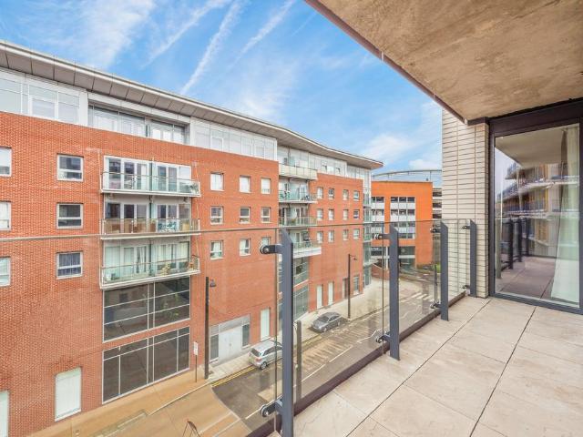 at Howard Court, Howard Court. 2 bed apartment to rent £1,680 pcm £388 pw