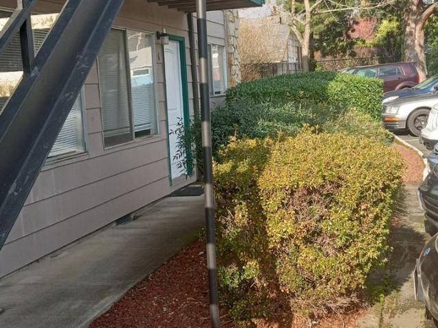 At Last! A studio apartment you have been searching for! Close to Downtown Vancouver and Clark College! 2 Bedroom Apartment for Rent at 2507 E Mill Plain Blvd, Vancouver, WA 98661 Hudson's Bay