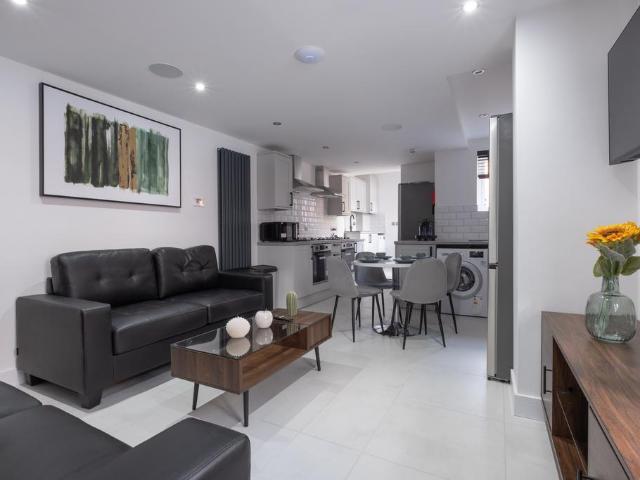at Lincoln, 15, Allison Street LN1 5 bed house share to rent £2,875 pcm £663 pw