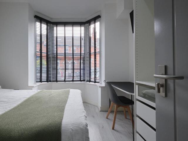 at Lincoln, 28, Avondale Street LN2 2 bed house share to rent £1,083 pcm £250 pw