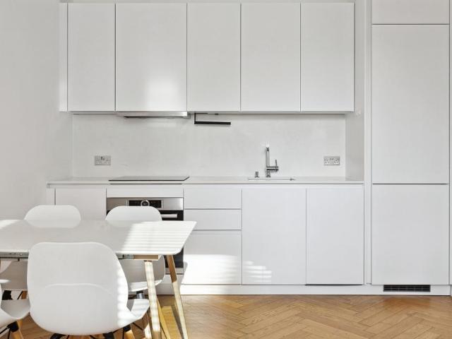 at London, Avenue House, Allitsen. 1 bed flat to rent £2,500 pcm £577 pw