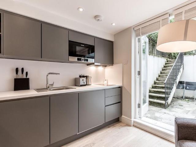 at London, Flat 8 50 52 St Quintin. Studio to rent £1,475 pcm £340 pw
