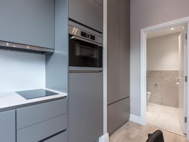at London, Flat 25 50 52 St Quintin. Ground floor flat to rent £1,550 pcm £358 pw