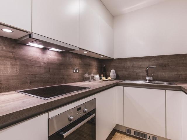 at London, Old Church Court, Grove. 1 bed flat to rent £1,600 pcm £369 pw
