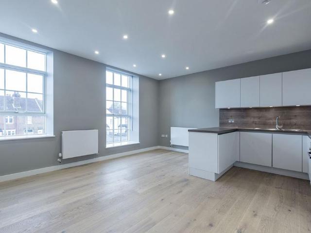 at London, McMillan House 54 56 Cheam. 1 bed ground floor flat to rent £1,650 pcm £381 pw