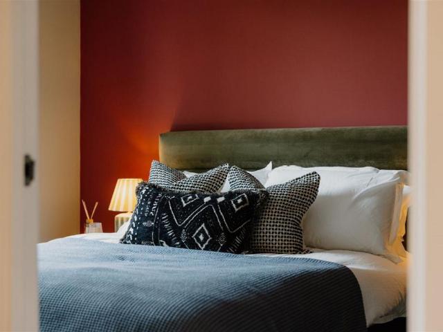 at Loudons Yard, The Laurel, 2. 1 bed apartment to rent £1,330 pcm £307 pw