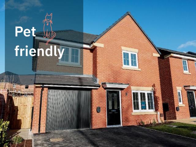 at Lunts Heath, 2, Trones Wood Lane WA8 4 bed detached house to rent £2,100 pcm £485 pw